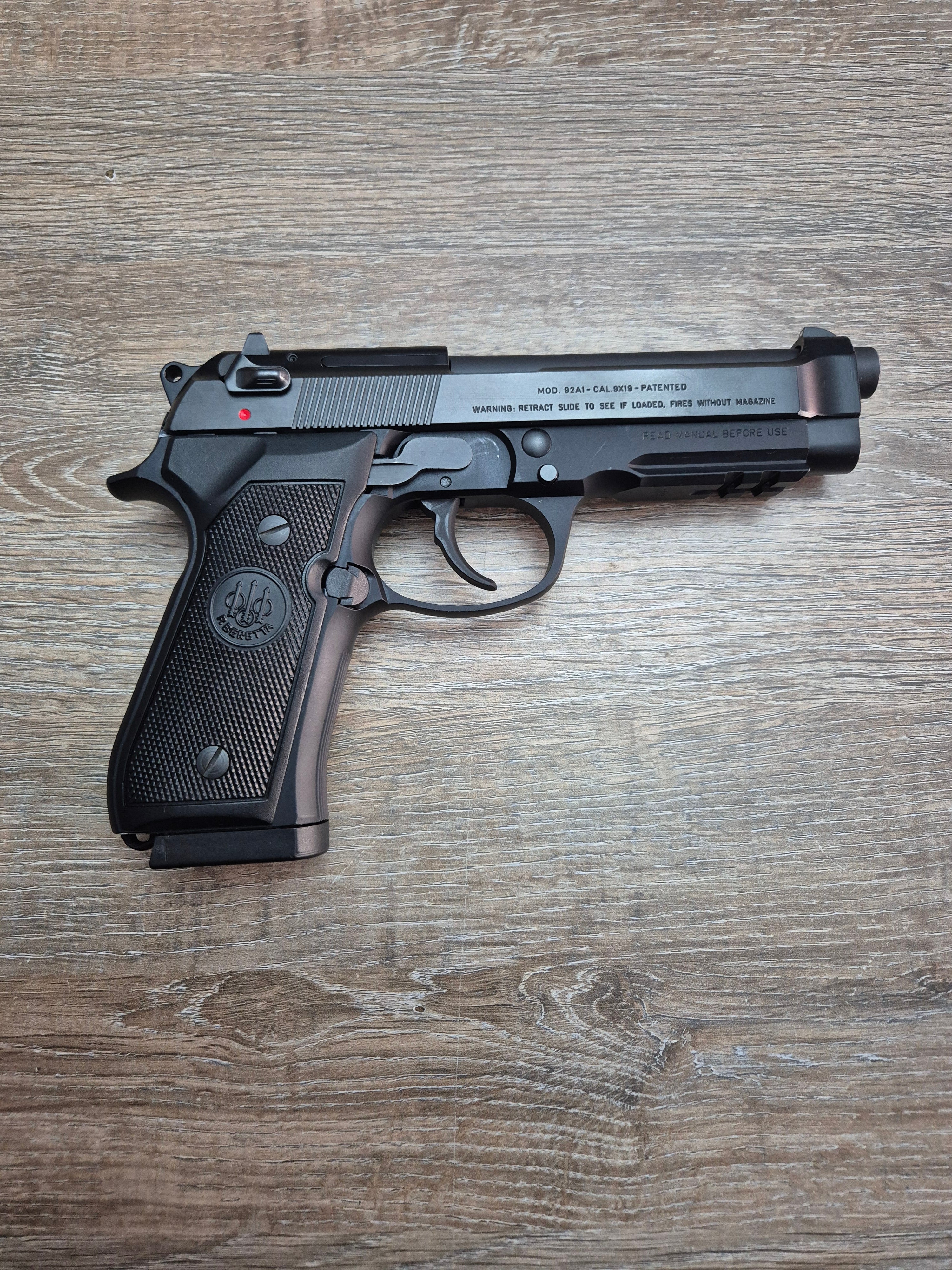 Pistol cu glont Beretta 92A1, cal 9x19 – Fox Naturalis